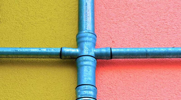 Fixing Pipes With Experts! - Startup Urban